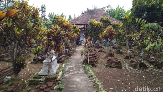 Melihat Makam Pangeran Benowo yang Dipercaya Ada di Wonosalam Jombang