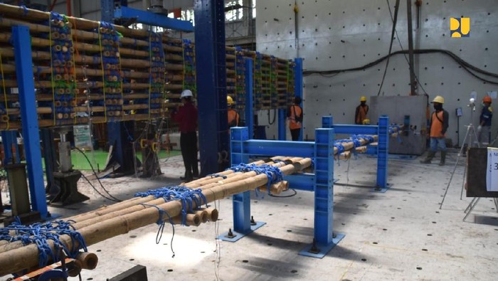 Spektakuler! Tol Semarang-Demak Dibangun Pakai Bambu