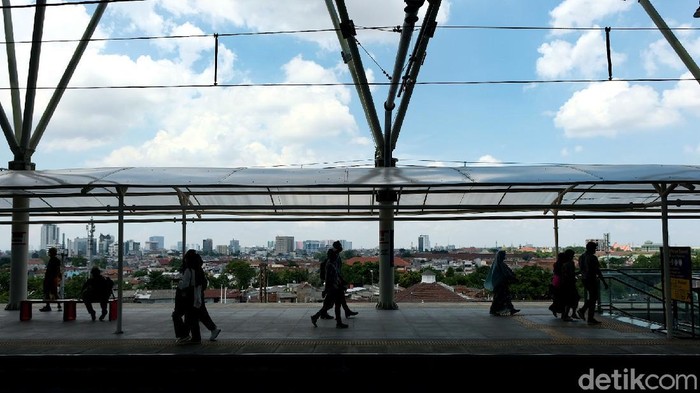 Asyik! Jalur Layang Bogor Line Stasiun Manggarai Mulai Beroperasi