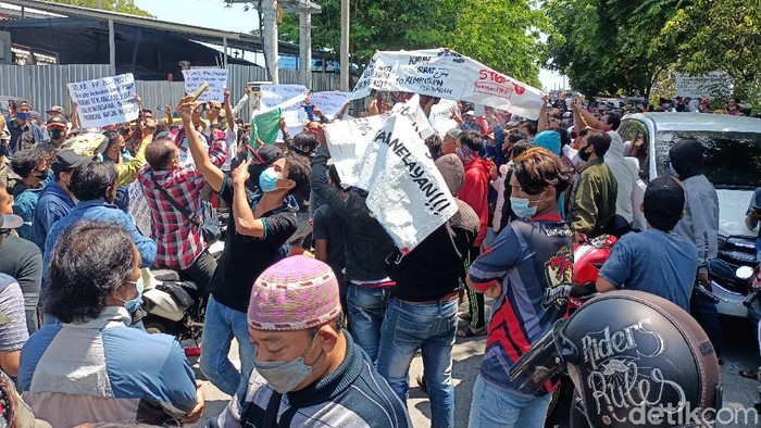 Nelayan dan Pengusaha Ikan Kota Probolinggo Demo Tolak PP Nomor 85/2021 Nelayan dan Pengusaha Ikan Kota Probolinggo Demo Tolak PP Nomor 85/2021