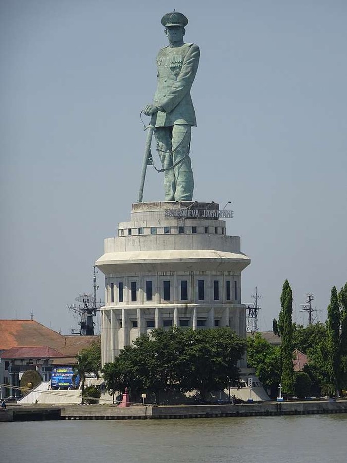 10 Patung Ini Tanda Penghormatan kepada Pahlawan