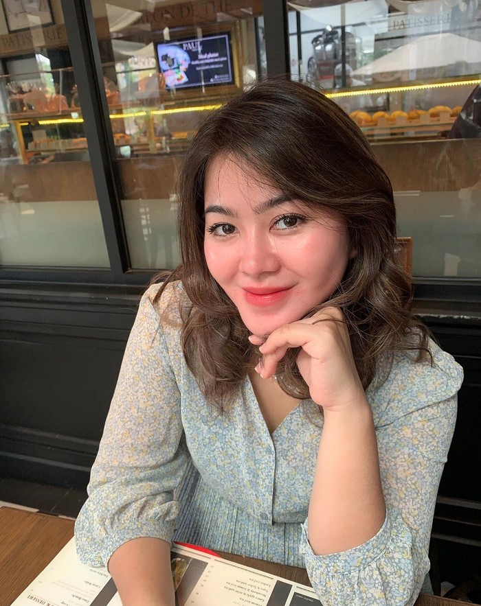 Cerai dari Zumi Zola, Sherrin Tharia Mantap Lepas Hijab