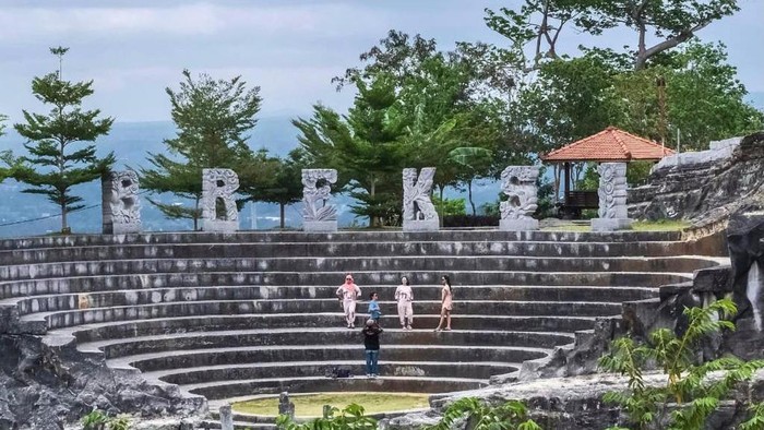 Wisata Tebing Breksi Jogja: Daya Tarik, Lokasi, Harga Tiket, dan Sejarahnya