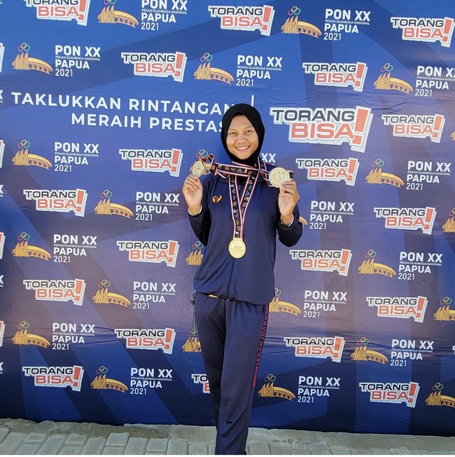 Foto 10 Hijabers Inspiratif Peraih Medali Emas PON Papua 2021, Wajib Kenal!