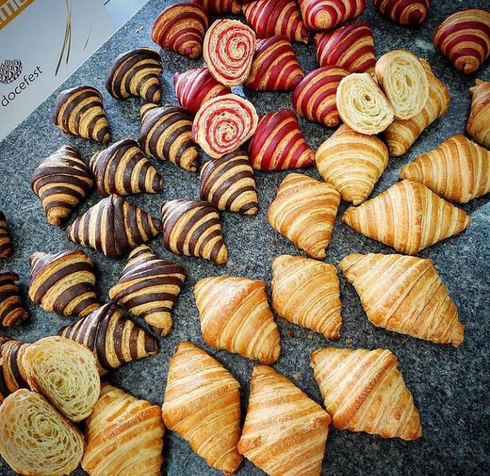 10 Kreasi Bicolor Croissant, Croissant Cantik dengan Dua Warna