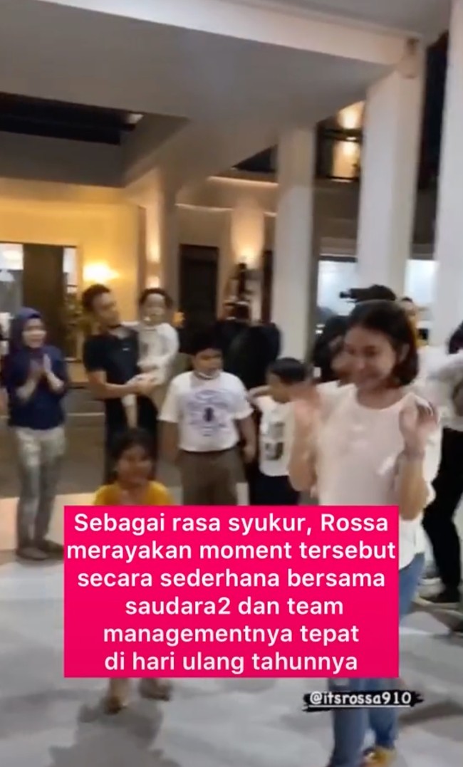 7 Foto Rumah Mewah Rp 20 Miliar Hadiah Rossa untuk Kedua Orangtuanya