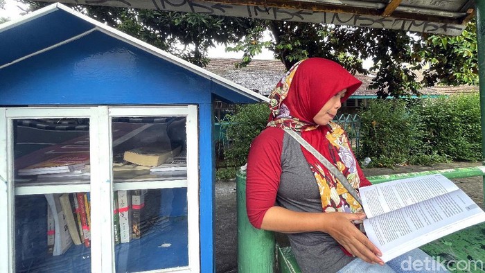 Cakep! Halte Bus Bulungan Kini Ada Perpustakaan Mini