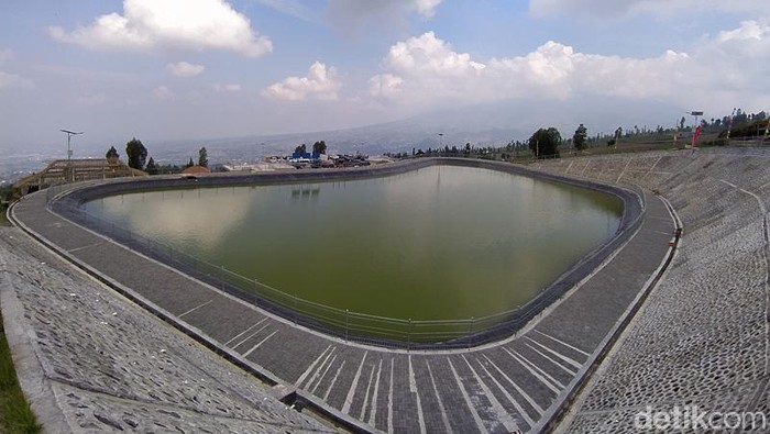 Foto: Cantiknya Embung Bansari yang Baru Diresmikan Presiden Jokowi