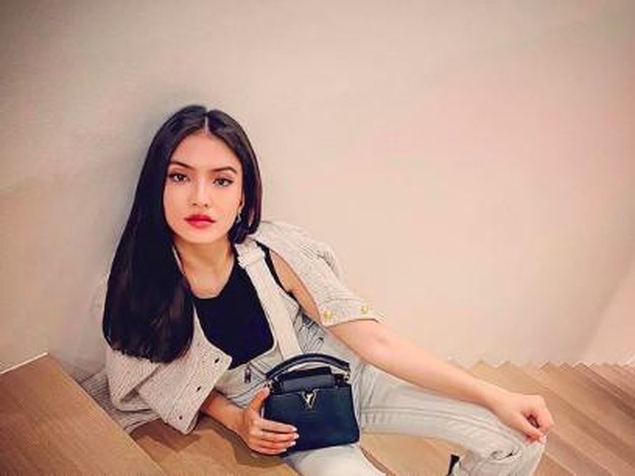 10 Pesona Raline Shah yang Selalu Cantik