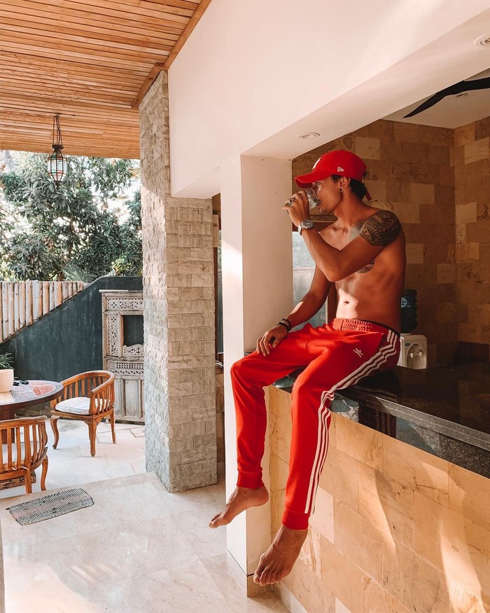 Sah! Intip Lagi Momen Jessica Iskandar dan Vincent Verhaag Saat Makan Steak