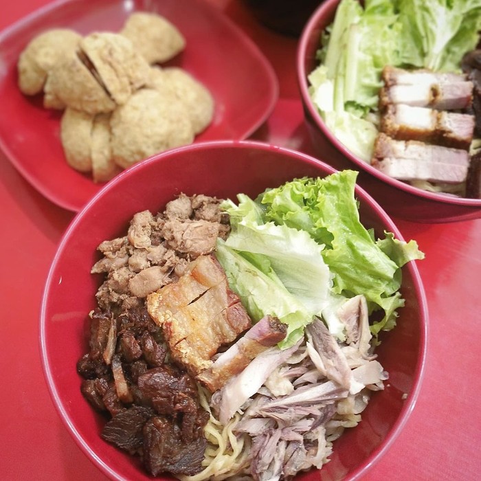 20 Bakmi Babi Paling Endes Ada di Tempat Ini