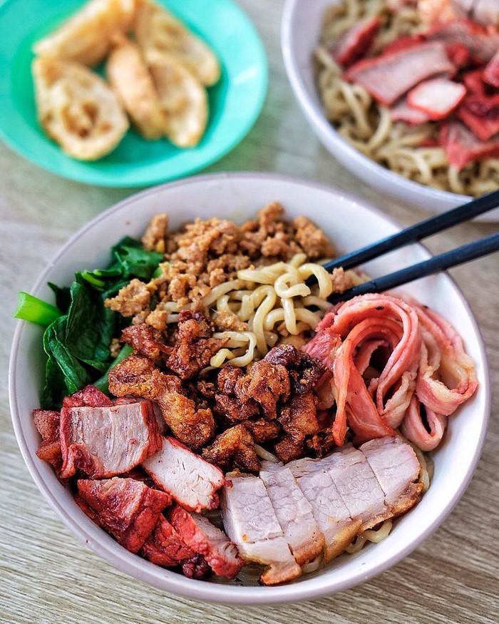 20 Bakmi Babi Paling Endes Ada di Tempat Ini