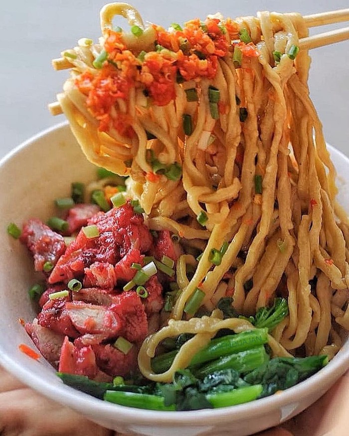 20 Bakmi Babi Paling Endes Ada di Tempat Ini