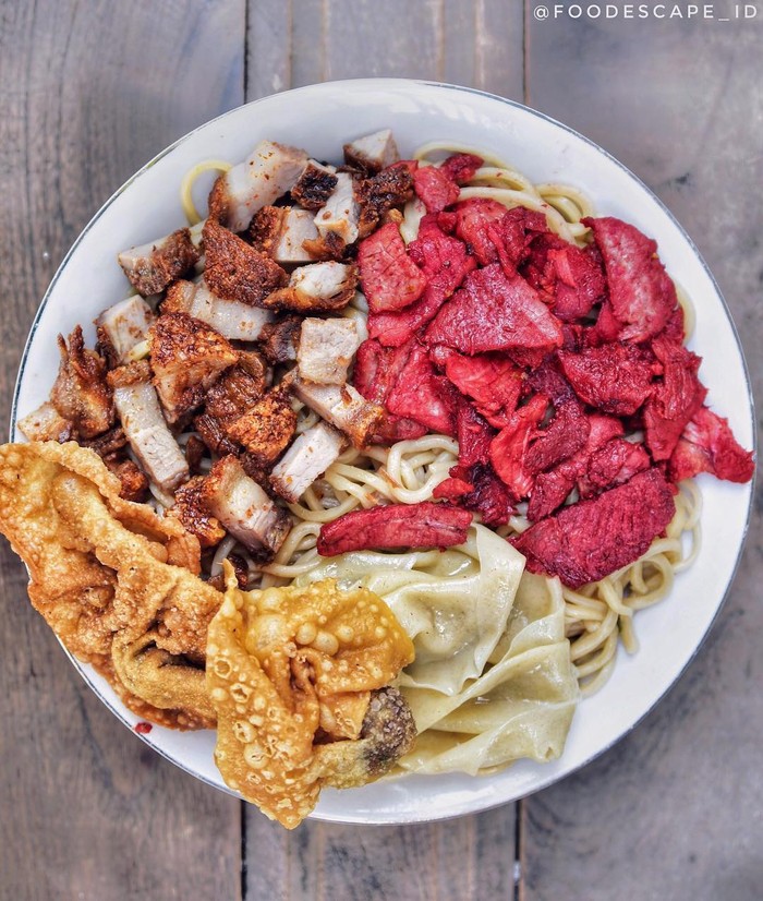 20 Bakmi Babi Paling Endes Ada di Tempat Ini