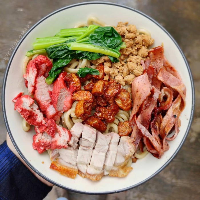 20 Bakmi Babi Paling Endes Ada di Tempat Ini