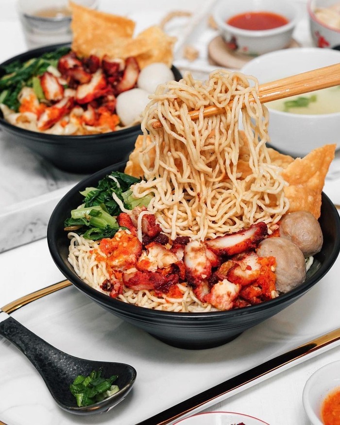 20 Bakmi Babi Paling Endes Ada di Tempat Ini