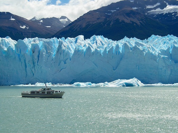 Potret Indah Gletser yang 'Hidup dan Bernyawa'