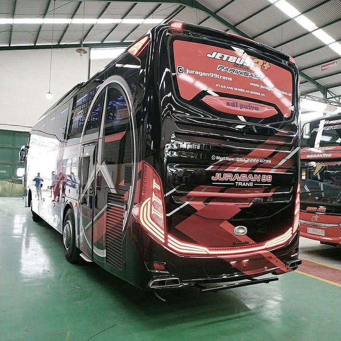 Perang Bus Single Glass! Adiputro Bikin Armada Kaca Tunggal Buat PO ...