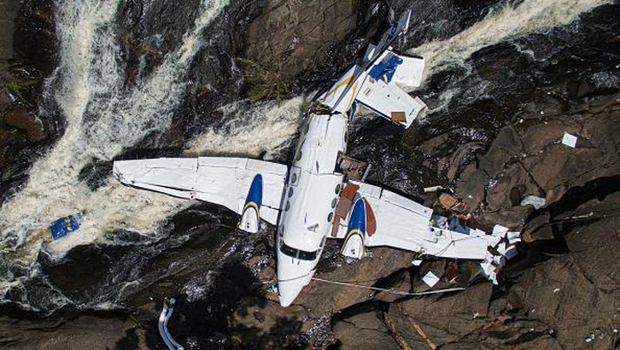 Potret Pesawat Jatuh yang Tewaskan Penyanyi Muda Brasil