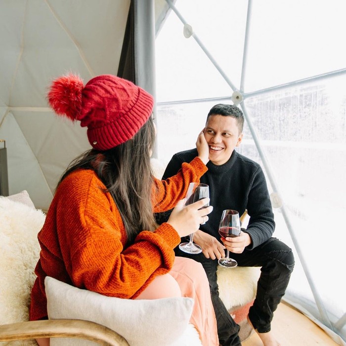 Potret Arief Muhammad Saat Makan Burger dan Ngeriung di Warung Makan