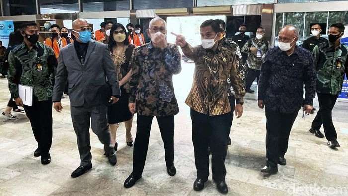 Menyapa Mantan Wapres Try Sutrisno yang Tetap Aktif di Usia 85 Menyapa Mantan Wapres Try Sutrisno yang Tetap Aktif di Usia 85