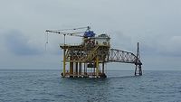 Melihat dari Dekat Platform Offshore Pertama Di Indonesia