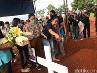 Menangis, Istri Minta Maaf Jika Rony Dozer Punya Salah