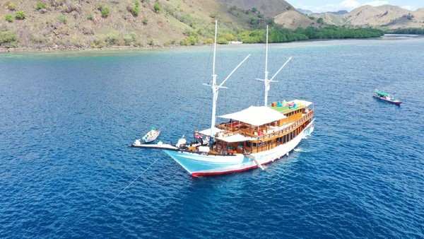 Foto: Kapal Phinisi Pemprov Jawa Barat di Labuan Bajo