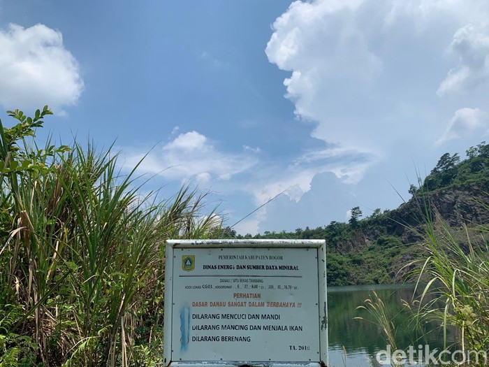 Foto: Danau Bekas Tambang Pasir yang Cantik di Bogor