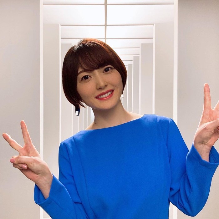 Foto-foto Kana Hanazawa, Pengisi Suara Anime Paling Populer di Jepang