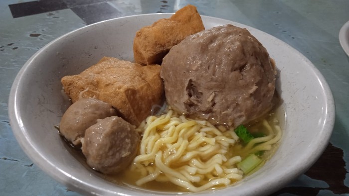 Maknyus! Lezatnya Bakso Reog yang Habiskan 1 Kuintal Daging per Hari