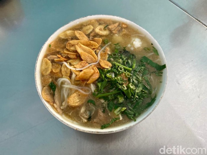 Sluurp! Gurih Manis Soto Ayam Bokoran yang Kondang Lezatnya 72 Tahun