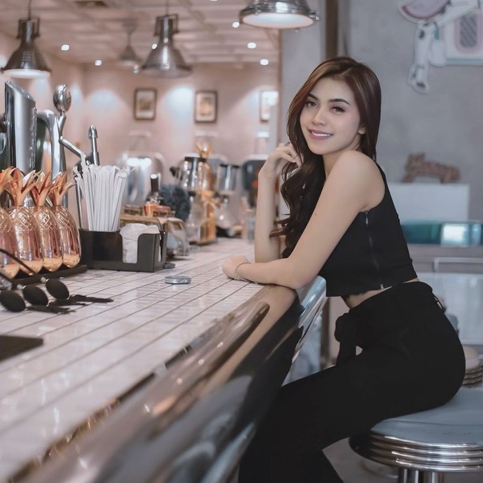 Mutiara Dhanisa, Selebgram Cantik Eks Pramugari yang Doyan Buah Segar