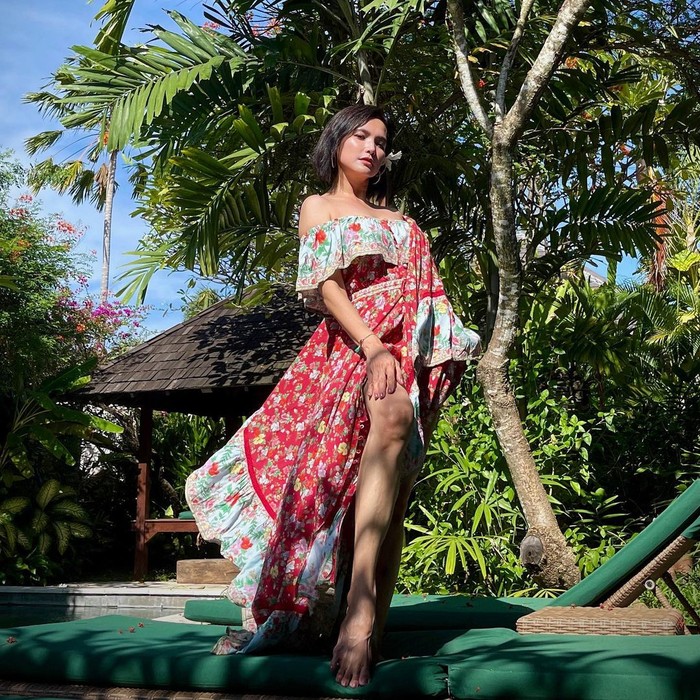 Di Sinetron Jadi Nenek, Para Artis Ini Gaya Aslinya Bak ABG