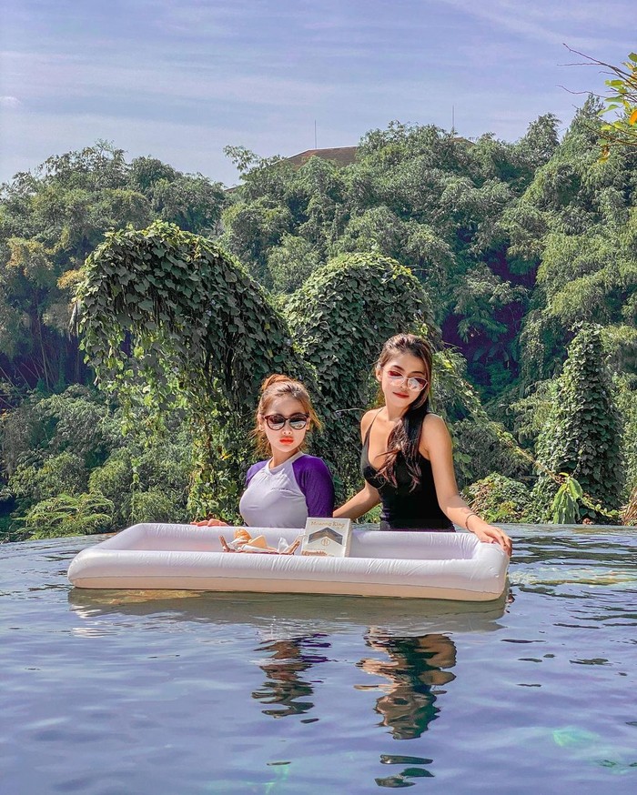 Mutiara Dhanisa Mantan Pramugari yang Doyan Makan Buah