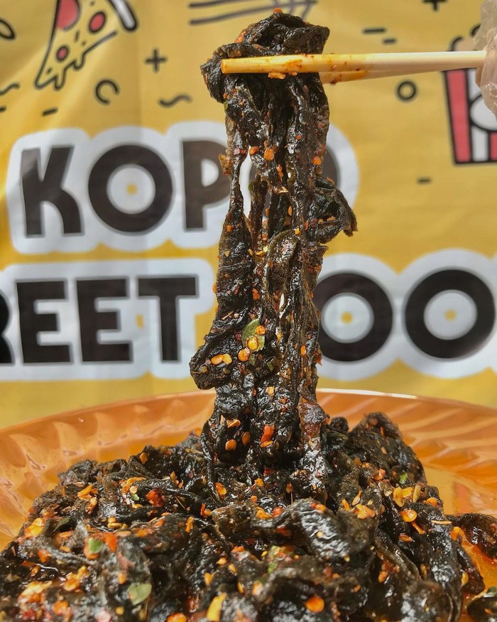 Camilan Viral! 20 Cirambay yang Kenyal dan Pedas Ada di Tempat Ini