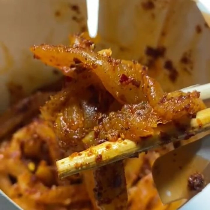 Camilan Viral! 20 Cirambay yang Kenyal dan Pedas Ada di Tempat Ini