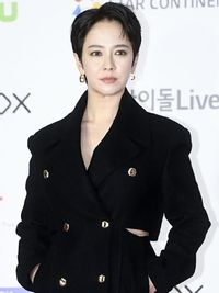 Song Ji Hyo Bikin Netizen Kagum, Pakai Bahasa Isyarat untuk Sapa Fans Difabel