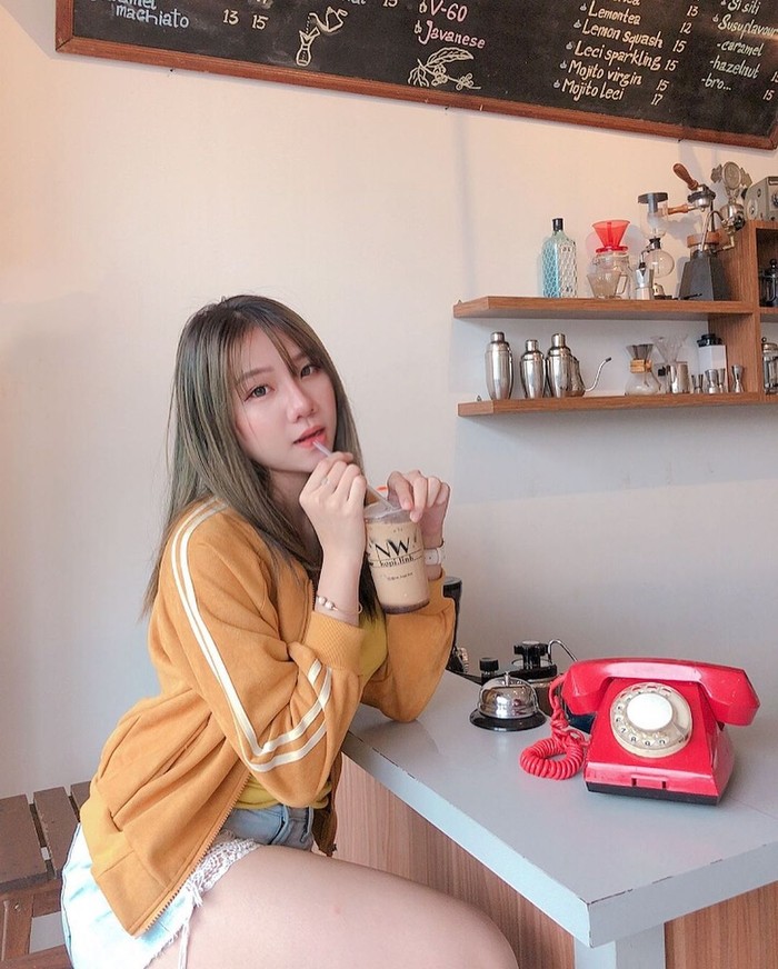 Potret Jena Dammaya, Gamer Cantik yang Doyan Stroberi dan Es Kopi