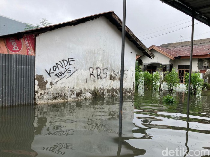 Potret Banjir di Tamalanrea Makassar yang Disebut Walkot Genangan