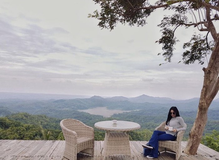 Si Cantik Anggy Novia, Pemenang 'Miss Popular 2021' yang Gemar Ngopi