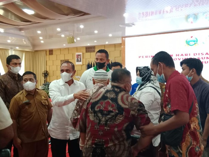 Gubsu Menangis di Hadapan Penyandang Disabilitas: Jagalah Rakyat Ya Allah Gubsu Menangis di Hadapan Penyandang Disabilitas: Jagalah Rakyat Ya Allah