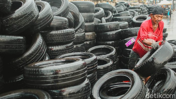 Dari Ban Bekas Ini, Untung Memutar Roda Kehidupan