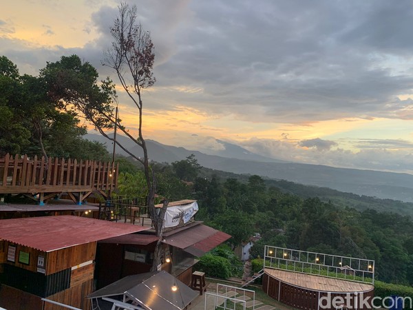 Potret Taman Fathan Hambalang yang Viral di Medsos