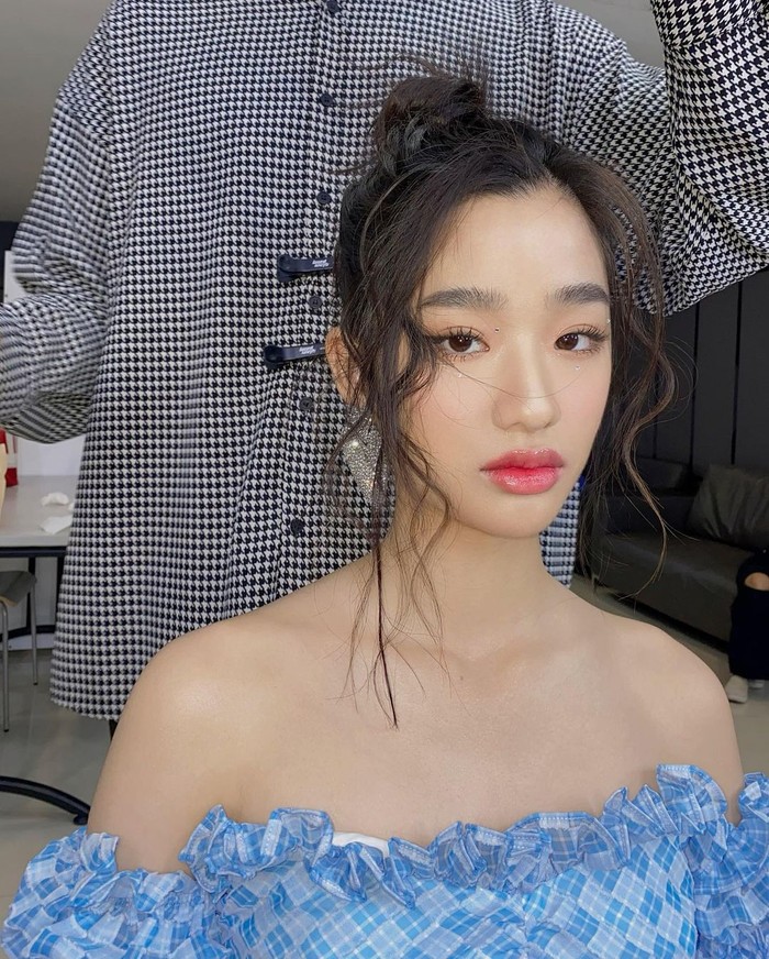 Potret Tu Tontawan sang Bintang TV, Fangirl K-Pop, dan Calon Dokter Gigi