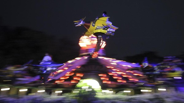 Warna-warni Sensasi Dufan di Malam Hari - Foto 3