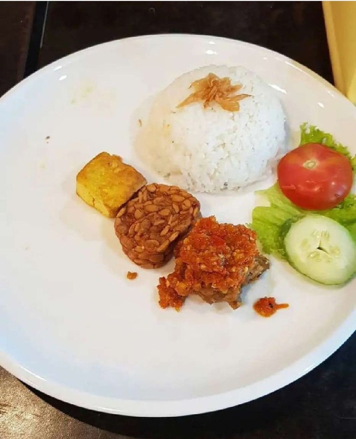 Tergiur Makanan Online, 10 Netizen Ini Terima Makanan Zonk! Tergiur Makanan Online, 10 Netizen Ini Terima Makanan Zonk!