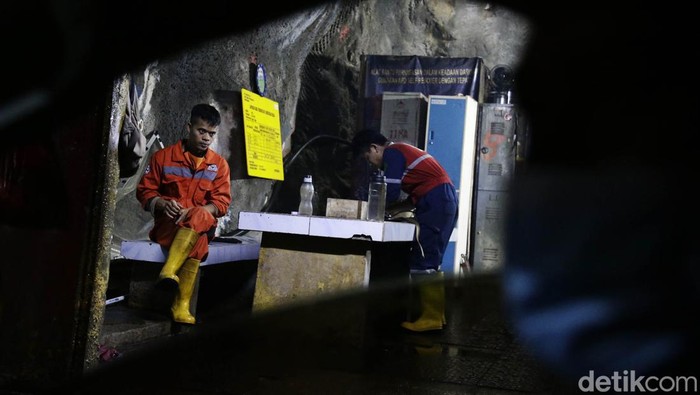 Potret Pekerja Tambang Emas Gunung Pongkor