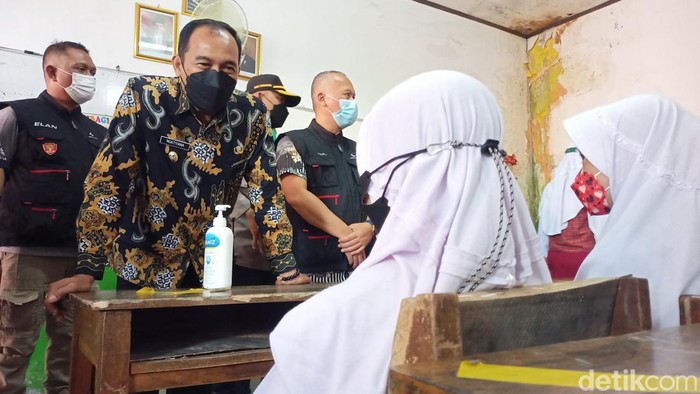 Omicron Terdeteksi di Jabar, Cimahi Waspadai Warga dari Luar Negeri Omicron Terdeteksi di Jabar, Cimahi Waspadai Warga dari Luar Negeri