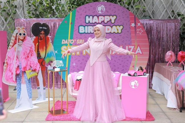 10 Foto Pesta Ulang Tahun Siti Nurhaliza Ke-43, Serba Pink Bertema Barbie